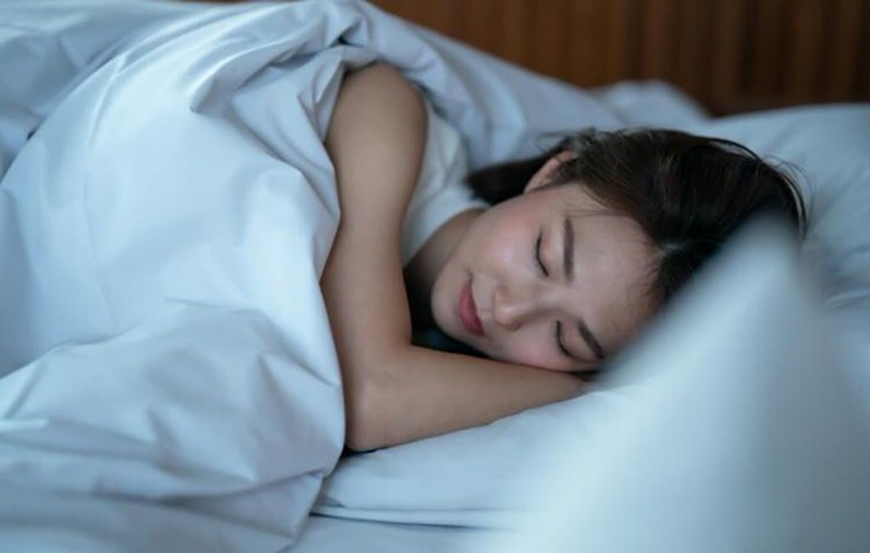 밤마다 매일 잠에서 깬다면 "이 질병" 꼭 의심하세요 | 위크헬시